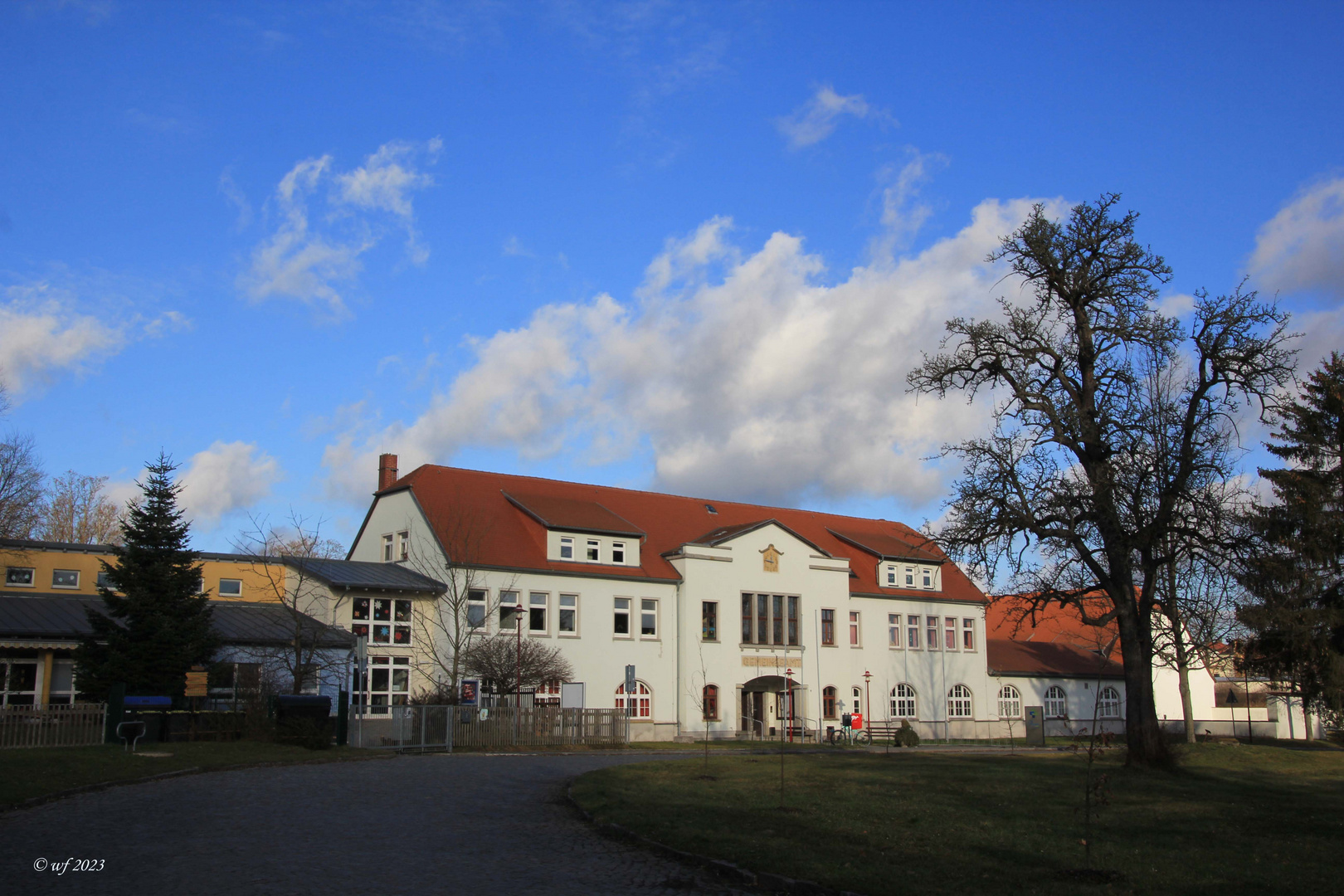 Das Gemeindeamt Foto & Bild | architektur, landschaft, himmel Bilder auf fotocommunity