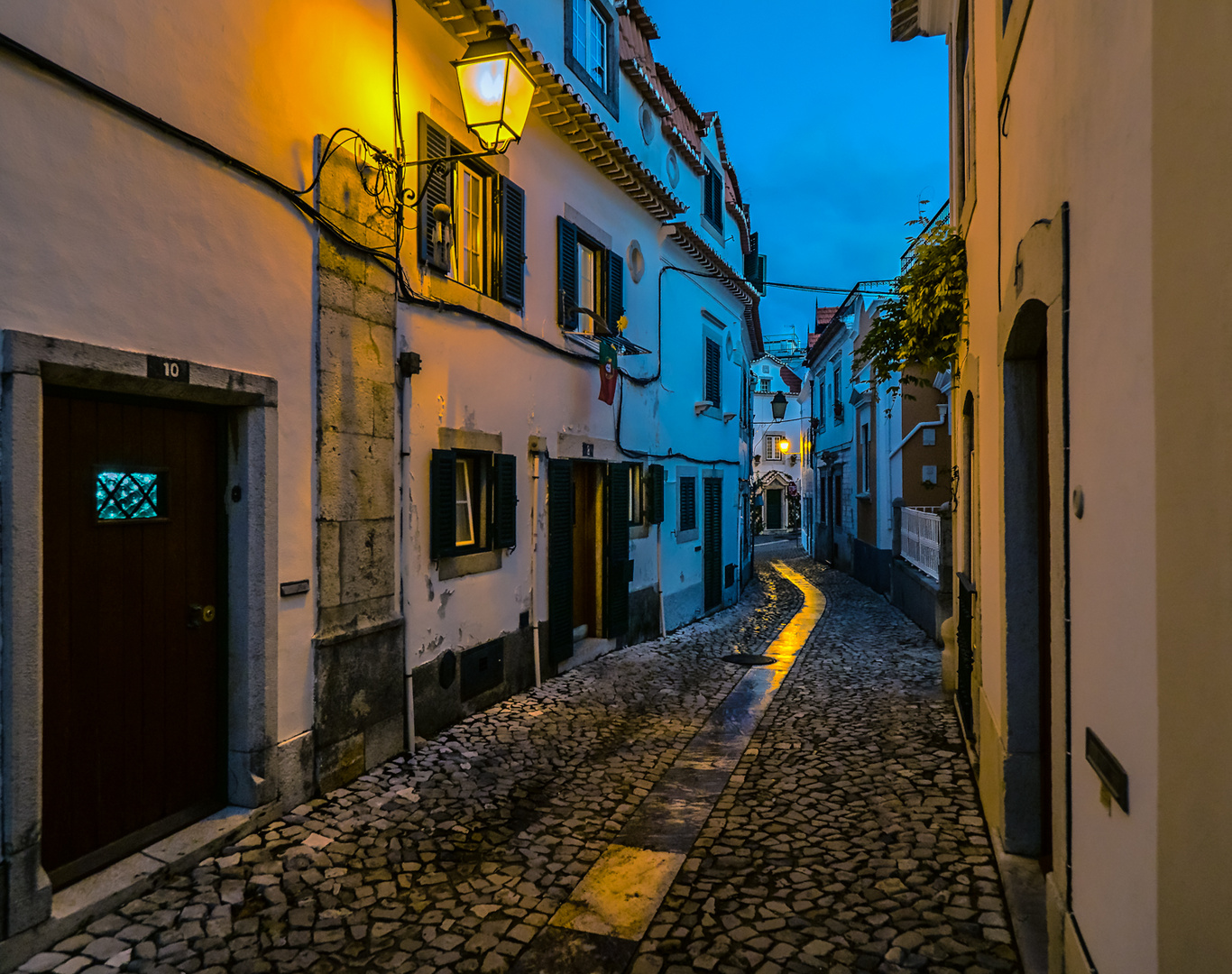 Das Gold liegt auf der Straße Foto & Bild | city, world, laterne Bilder ...