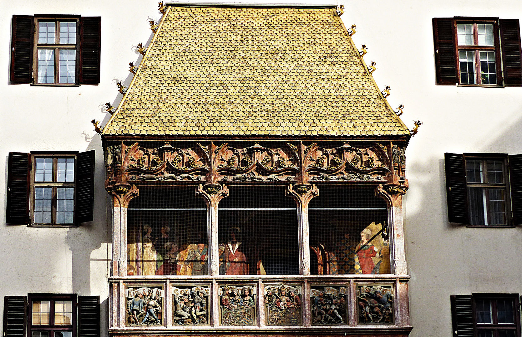 Das goldene Dachl im Detail Foto & Bild | architektur, architektonische ...