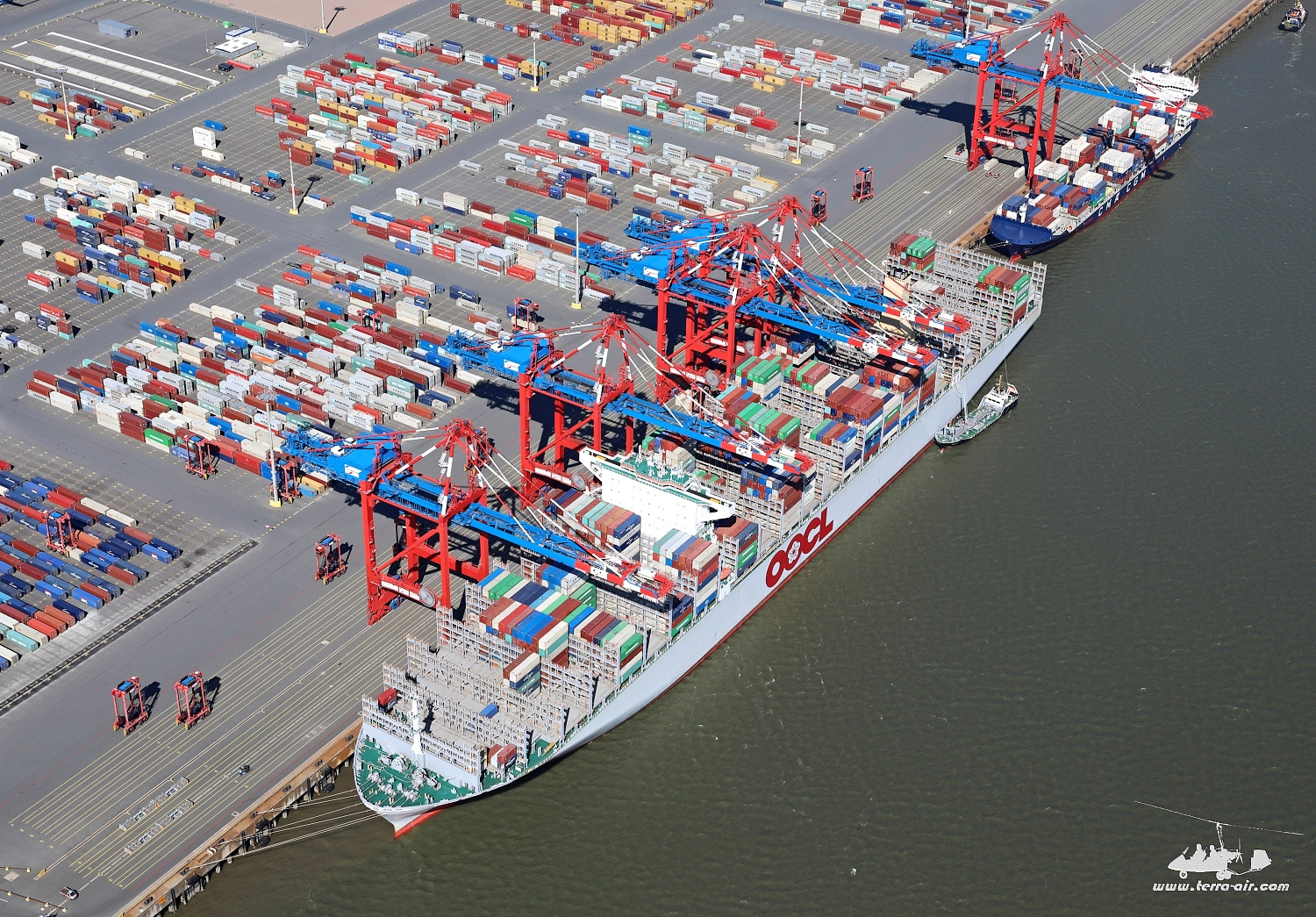 Das größte Containerschiff Foto & Bild | schiffe und seewege ...