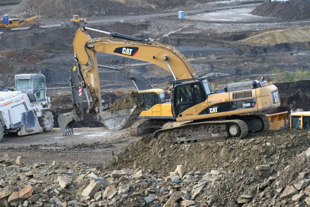 das ist bodo mit dem bagger. Foto & Bild | baumaschinen, verkehr & fahrzeuge, schiene und straße ...