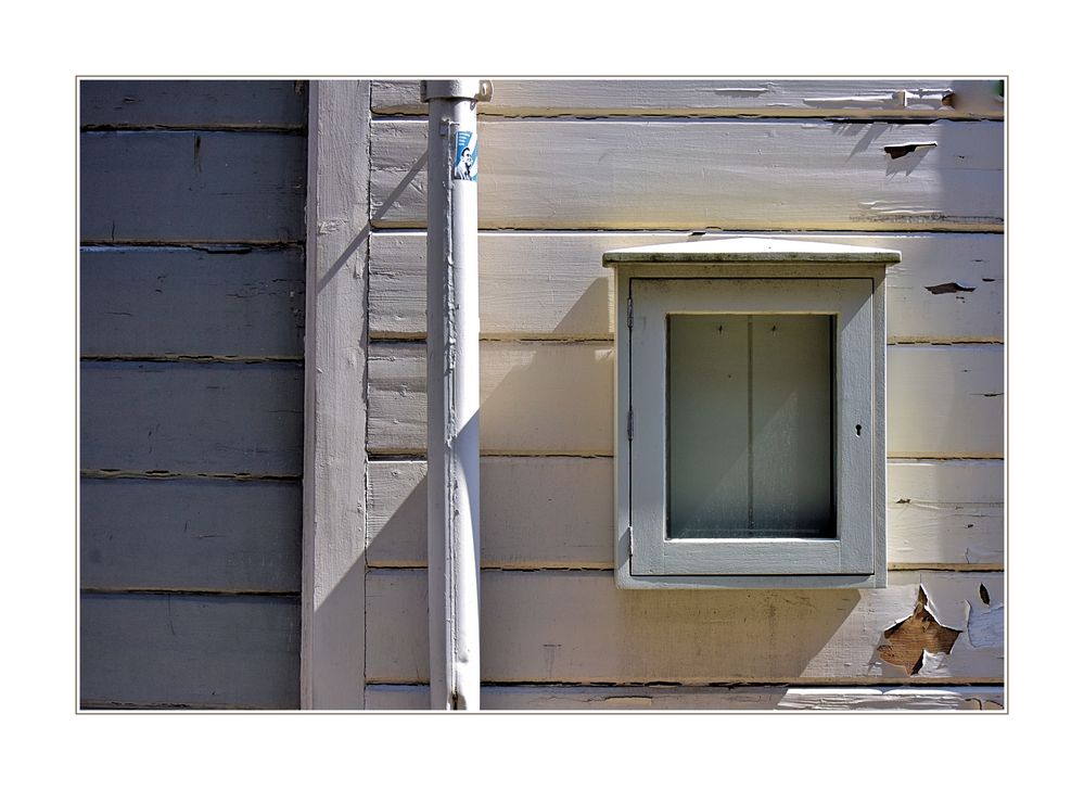 Das Kästchen an der Wand Foto & Bild | architektur, stillleben ...