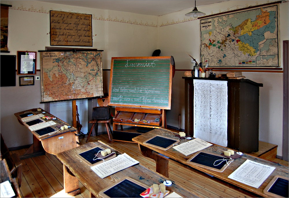 das Klassenzimmer Foto & Bild | brandenburg, anno dazumal, schulzimmer ...