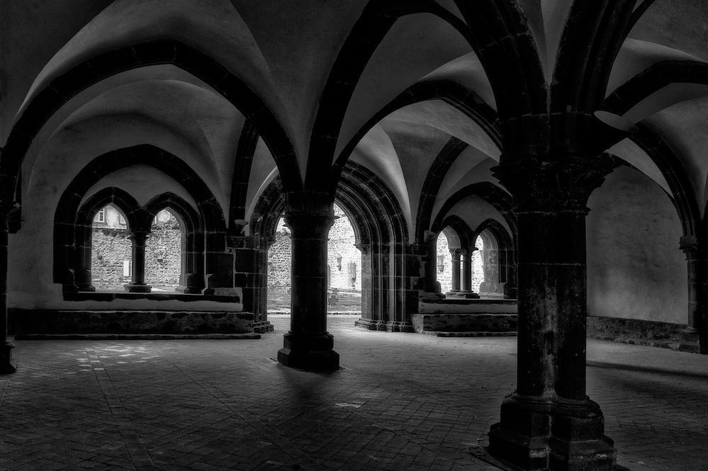 Das Kloster Foto & Bild | monochrom, bearbeitungs - techniken, b+w Bilder auf fotocommunity