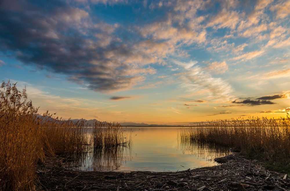 Das letze Licht am Chiemsee Foto & Bild | landschaft, bach, fluss & see, see, teich & tümpel ...
