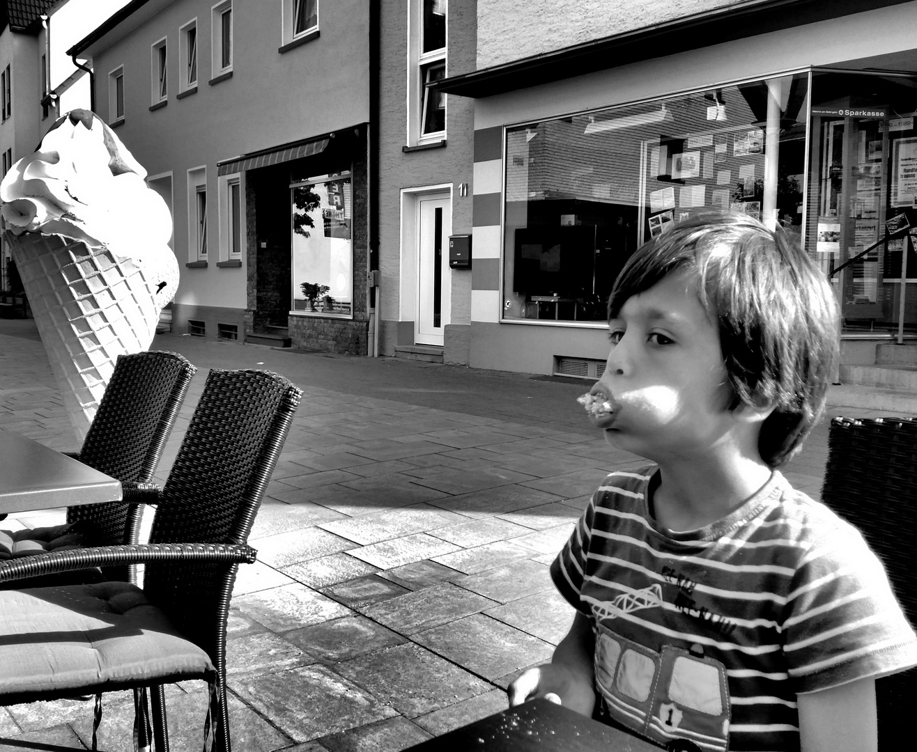 Das passt schon! Foto & Bild | kinder, streetfotografie mit menschen, kinder im schulalter ...