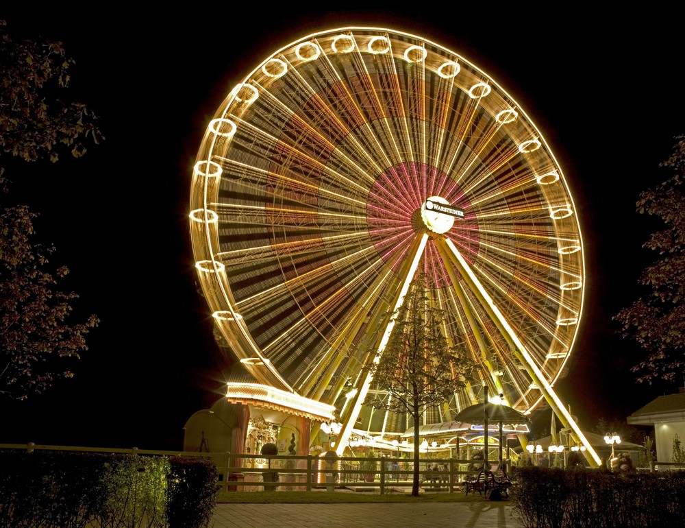 Das Riesenrad Foto & Bild | architektur, architektur bei nacht ...