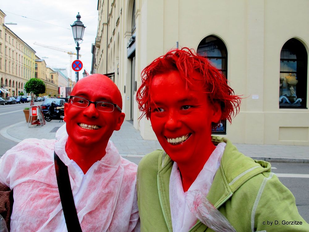 Das "rote" Pärchen ! Foto & Bild | erwachsene menschen, streetfotografie mit menschen, fotos von ...