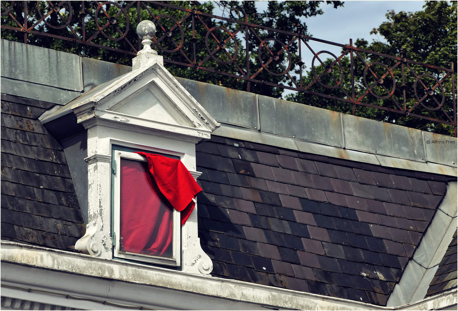 Das rote Tuch Foto & Bild | rot, outdoor, weiß Bilder auf fotocommunity