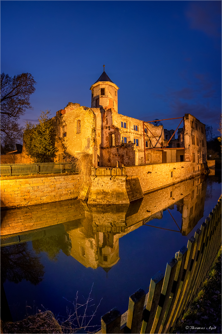 Das Schloss Harbke... Foto & Bild | schloss, fisheye, blaue stunde ...