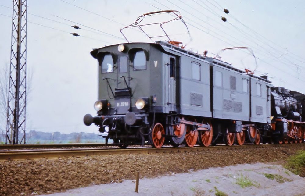 Das Schmuckstück E77 10... Foto & Bild | historische eisenbahnen, dr ...