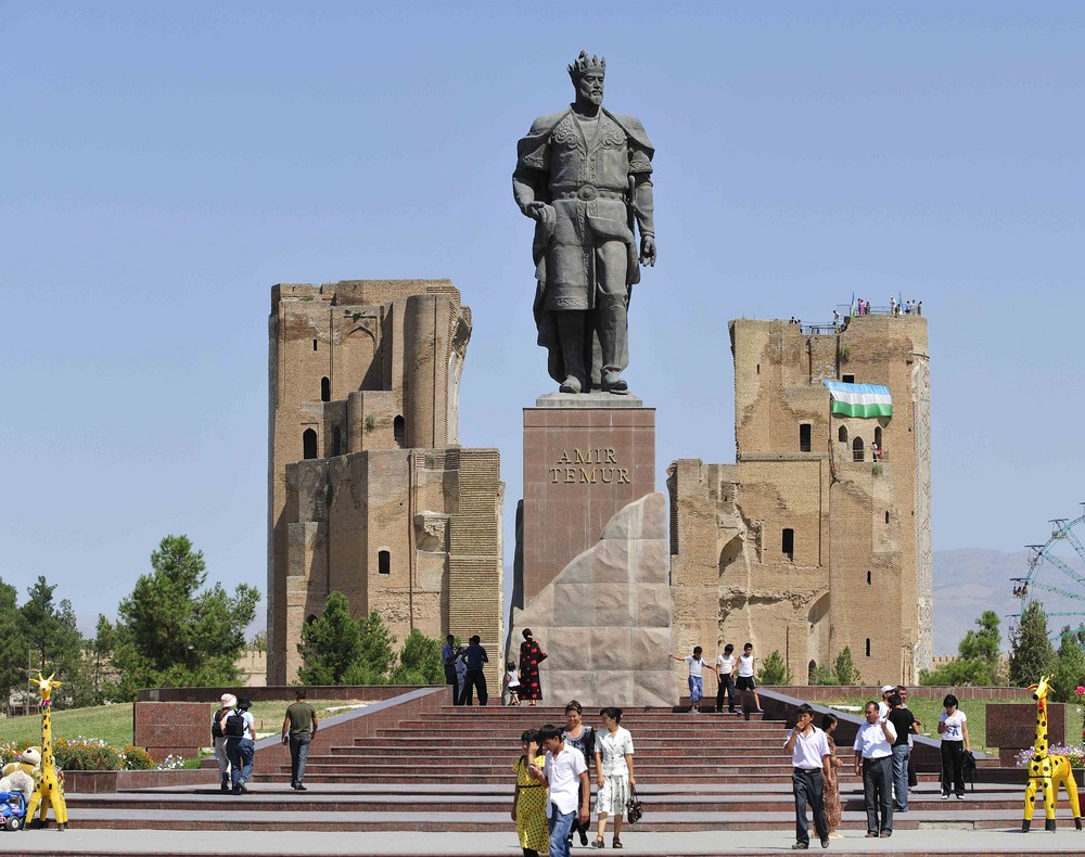 Das Standbild Amir Timurs in Shaxrisabz Foto & Bild | asia, central ...