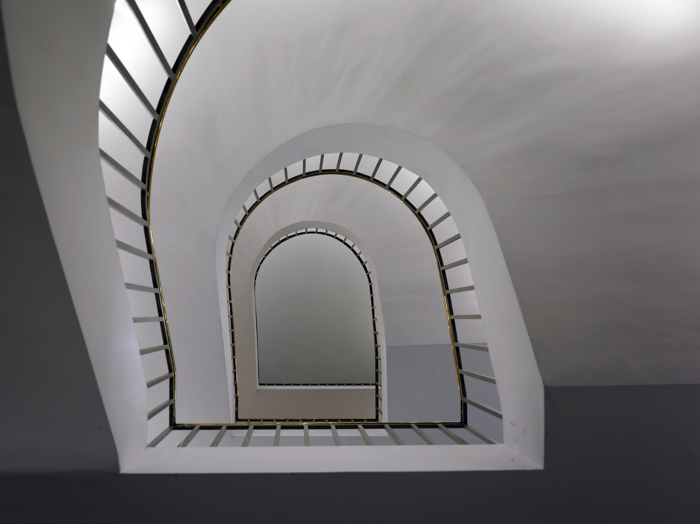 Das Tor öffnet sich Foto & Bild | architektur, abstraktes ...