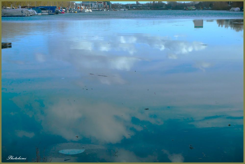 Das Wasser vom Bootshafen Foto & Bild | landschaft, sonstiges, projekte ...