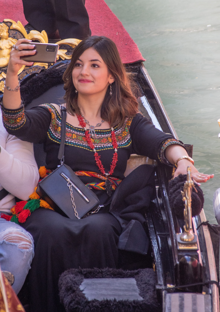 Das wichtigste Teil 2......... Foto & Bild | erwachsene menschen, streetfotografie mit menschen ...