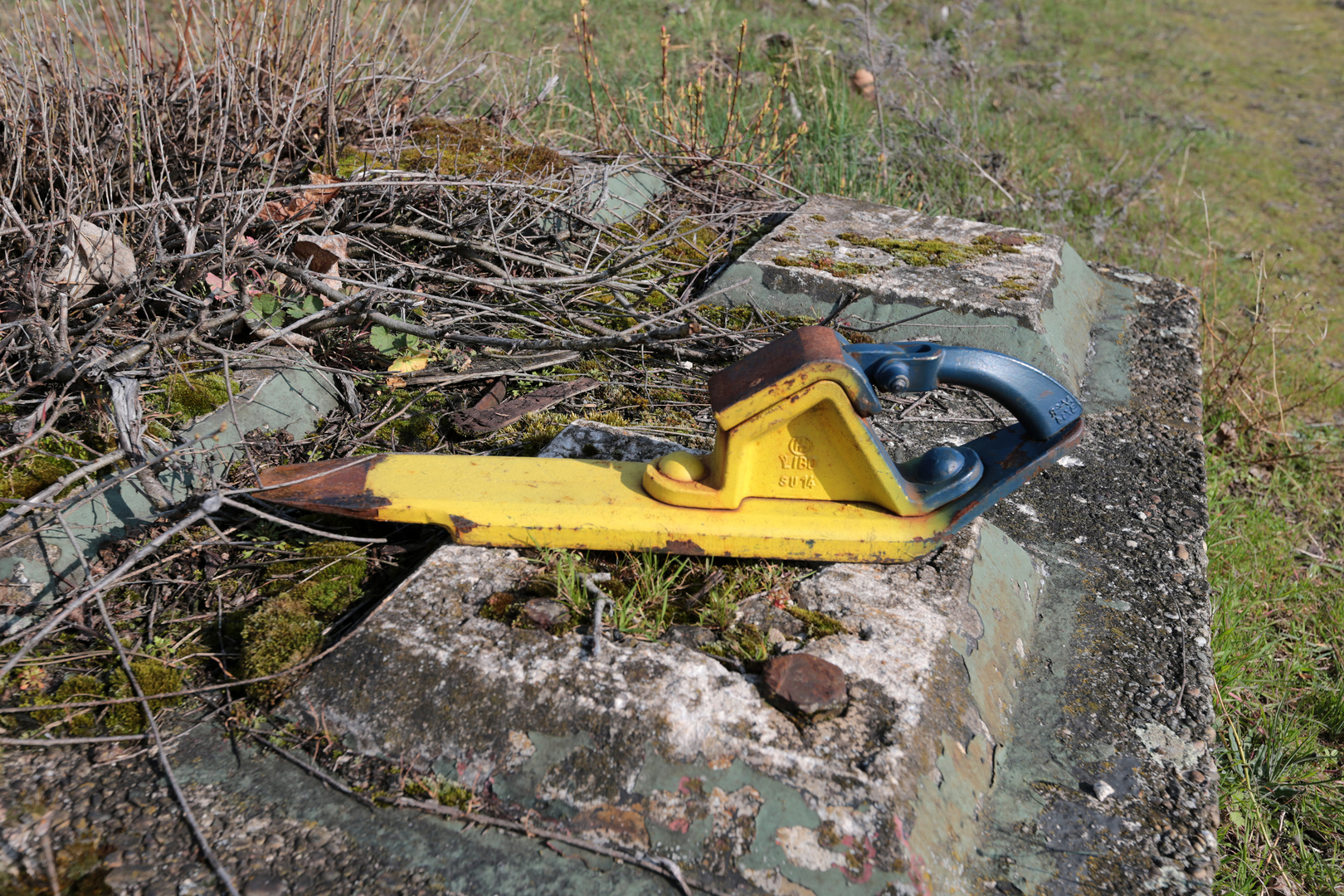 DB -27- Hemmschuh / Bremschuh Foto & Bild | bahn, foto, industrie ...
