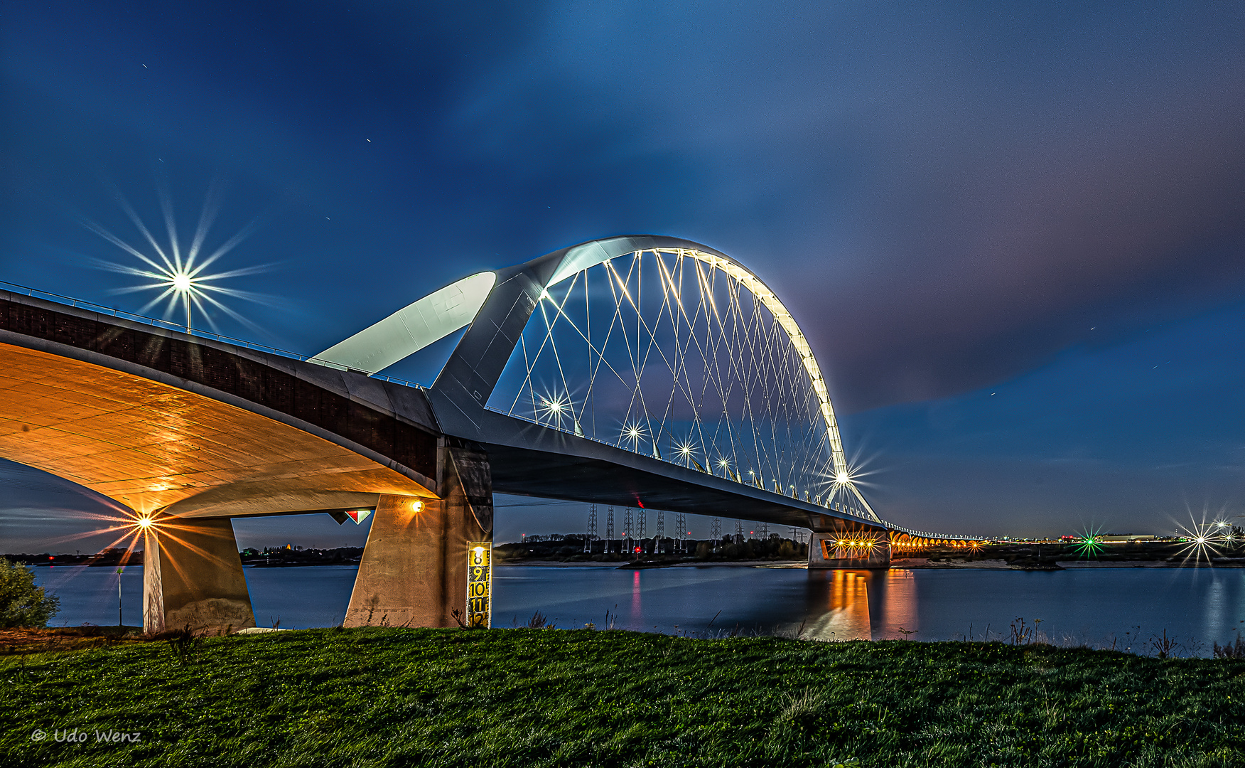 De oversteek Foto & Bild | nacht, licht, himmel Bilder auf fotocommunity