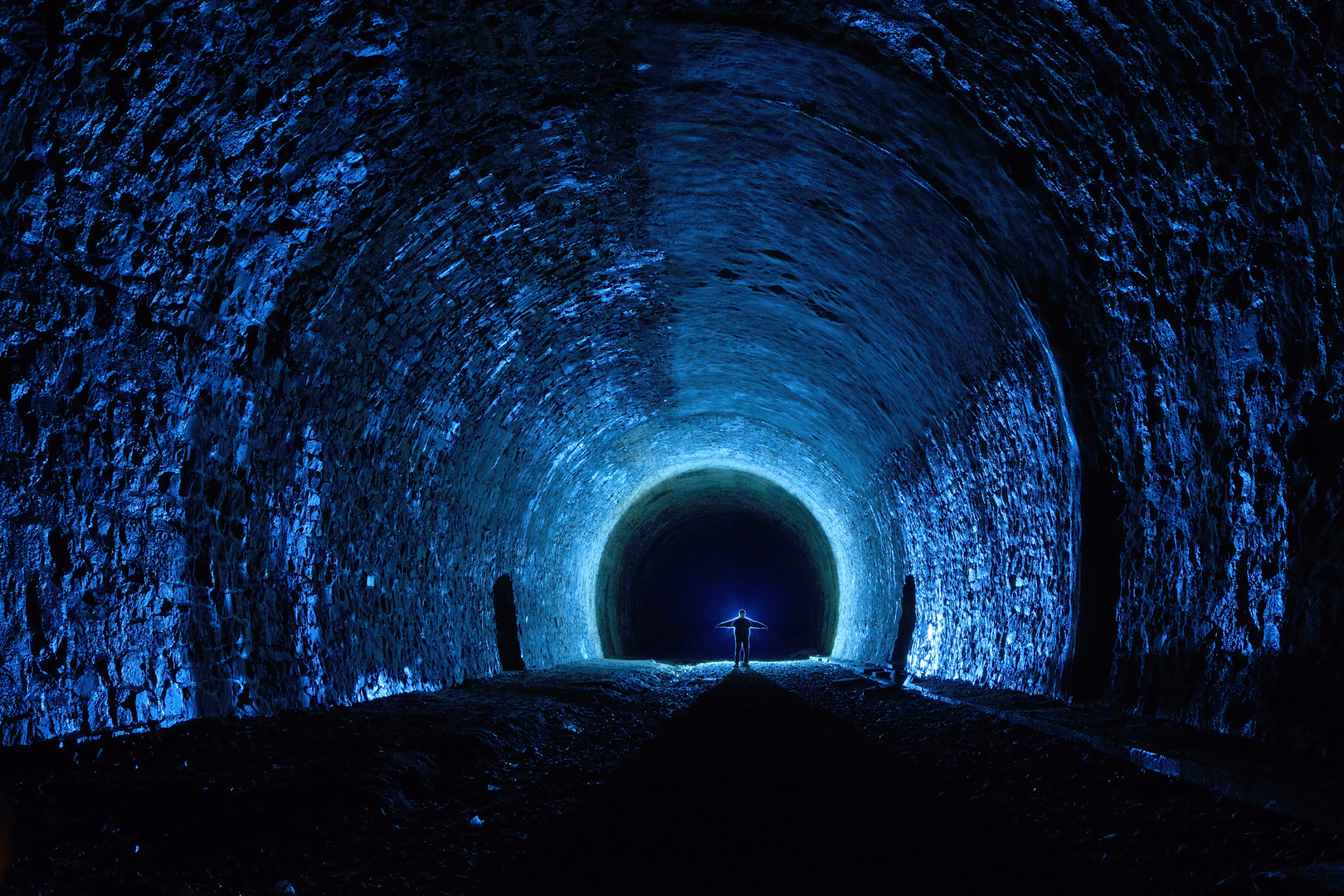 Deep Blue Tunnel Foto & Bild | fotokunst, licht und feuer, lapp Bilder ...