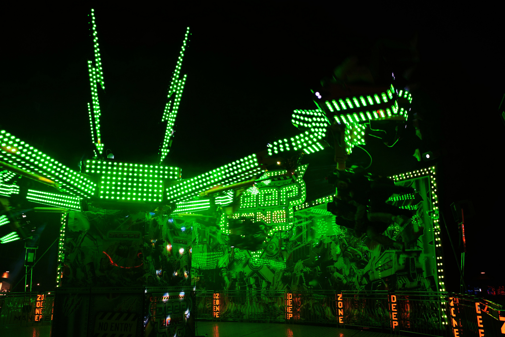 Deep Zone Foto & Bild | night, people, street Bilder auf fotocommunity