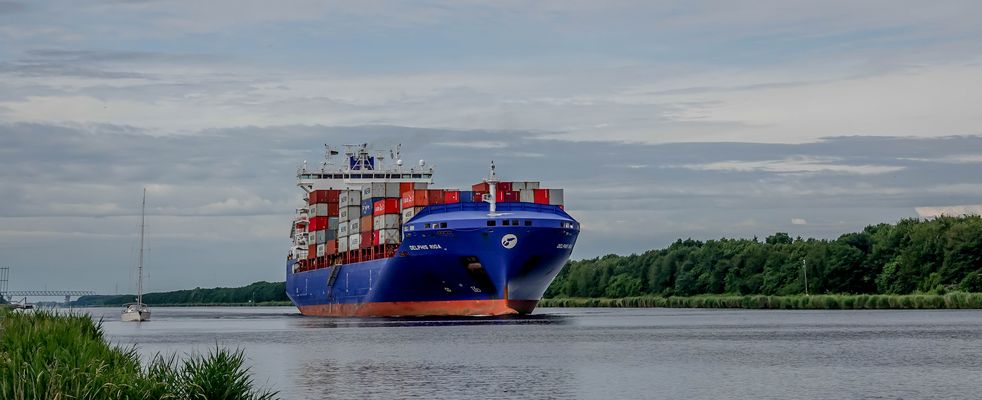 Containerschiffe Bilder & Fotos