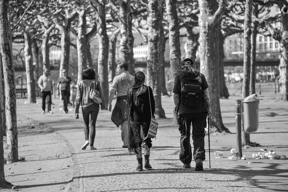 Dem Herzen treu geblieben.. Foto & Bild | streetfotografie mit menschen, street: spontane ...