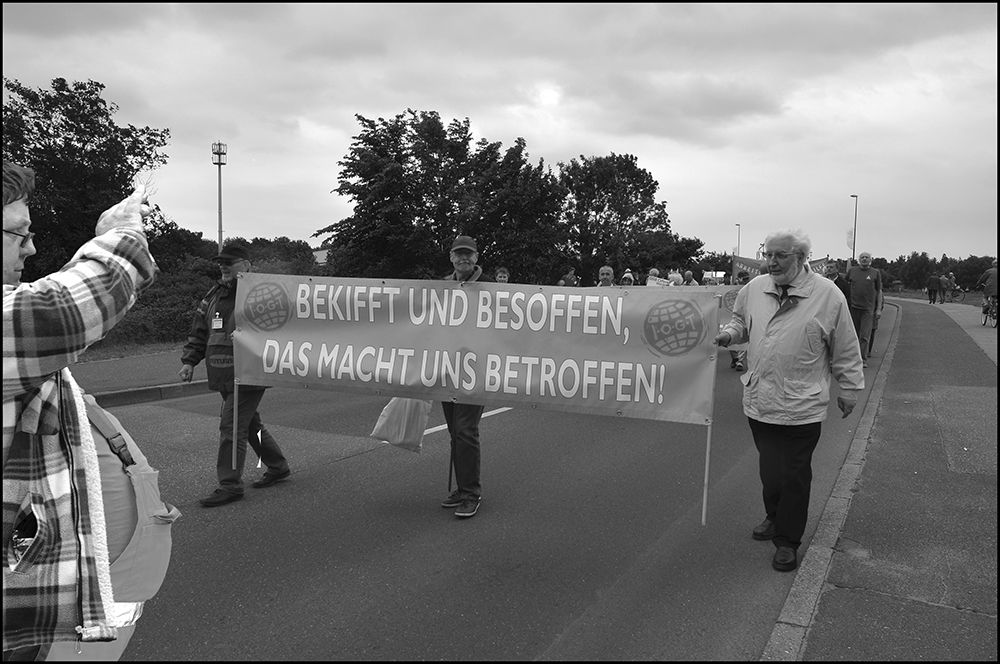 " DEMO " Foto & Bild | erwachsene menschen, alltagsereignisse, menschen in der freizeit Bilder ...
