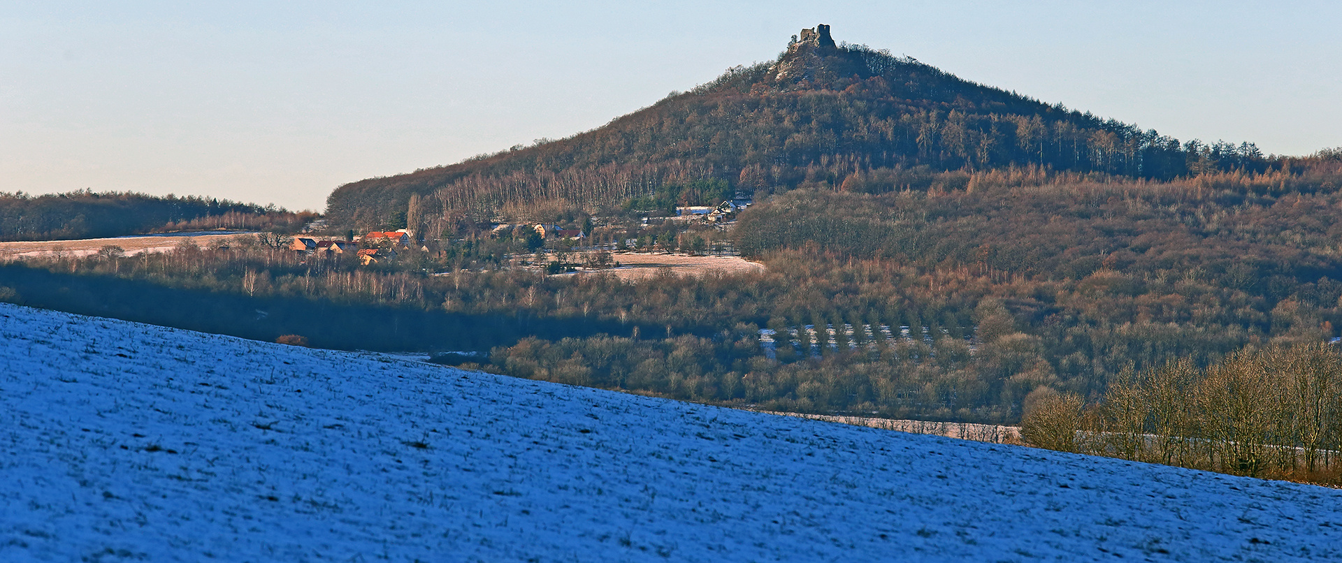 Den Hradek im Böhmischen Mittelgebirge habe ich gestern auch gesehen ...