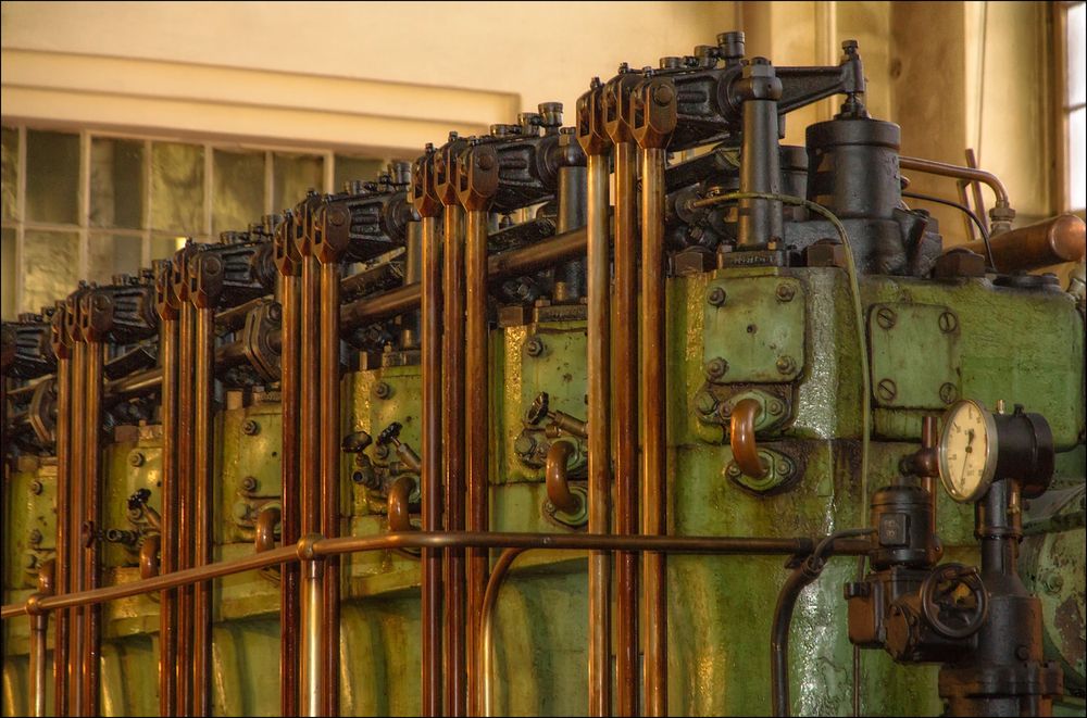 Der 1000 PS Diesel Foto & Bild | industrie und technik, energietechnik ...