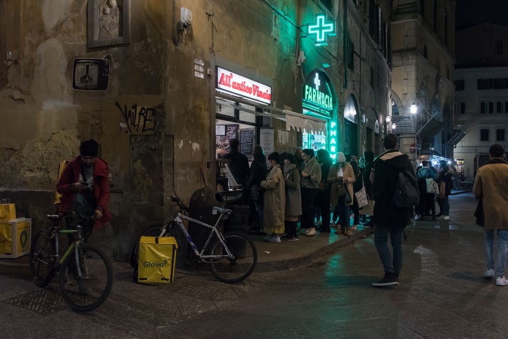 Der Abend-Imbiß Foto & Bild | erwachsene menschen, europe, italy ...