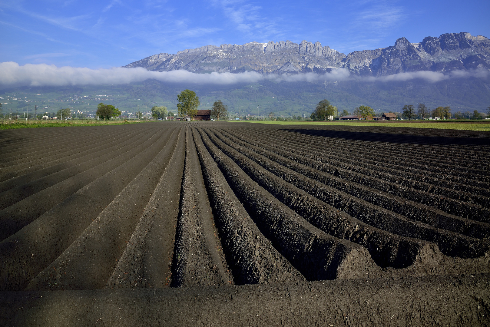 der Acker Foto & Bild | landschaft, berge, gipfel und grate Bilder auf ...