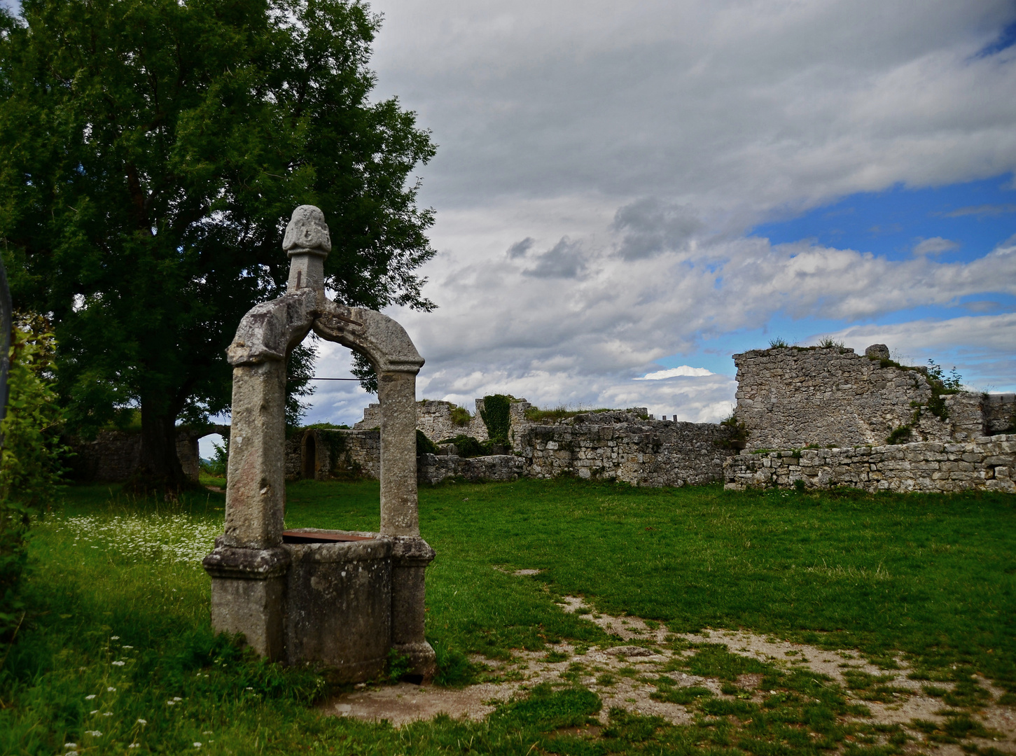 Der alte Brunnen Foto & Bild | architektur, motive Bilder auf fotocommunity
