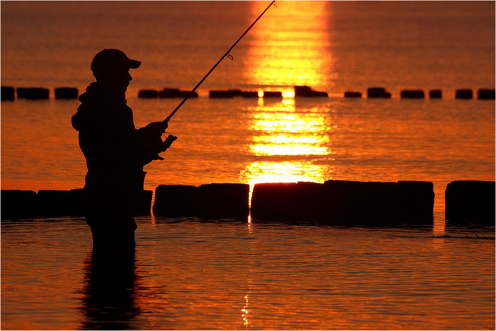 Der Angler Foto & Bild | sonnenuntergang, sonne, ostsee Bilder auf ...