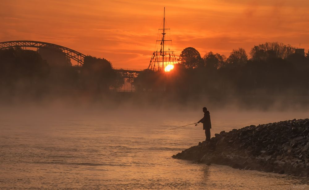 Der Angler Foto & Bild | landschaft, streetfotografie mit menschen ...