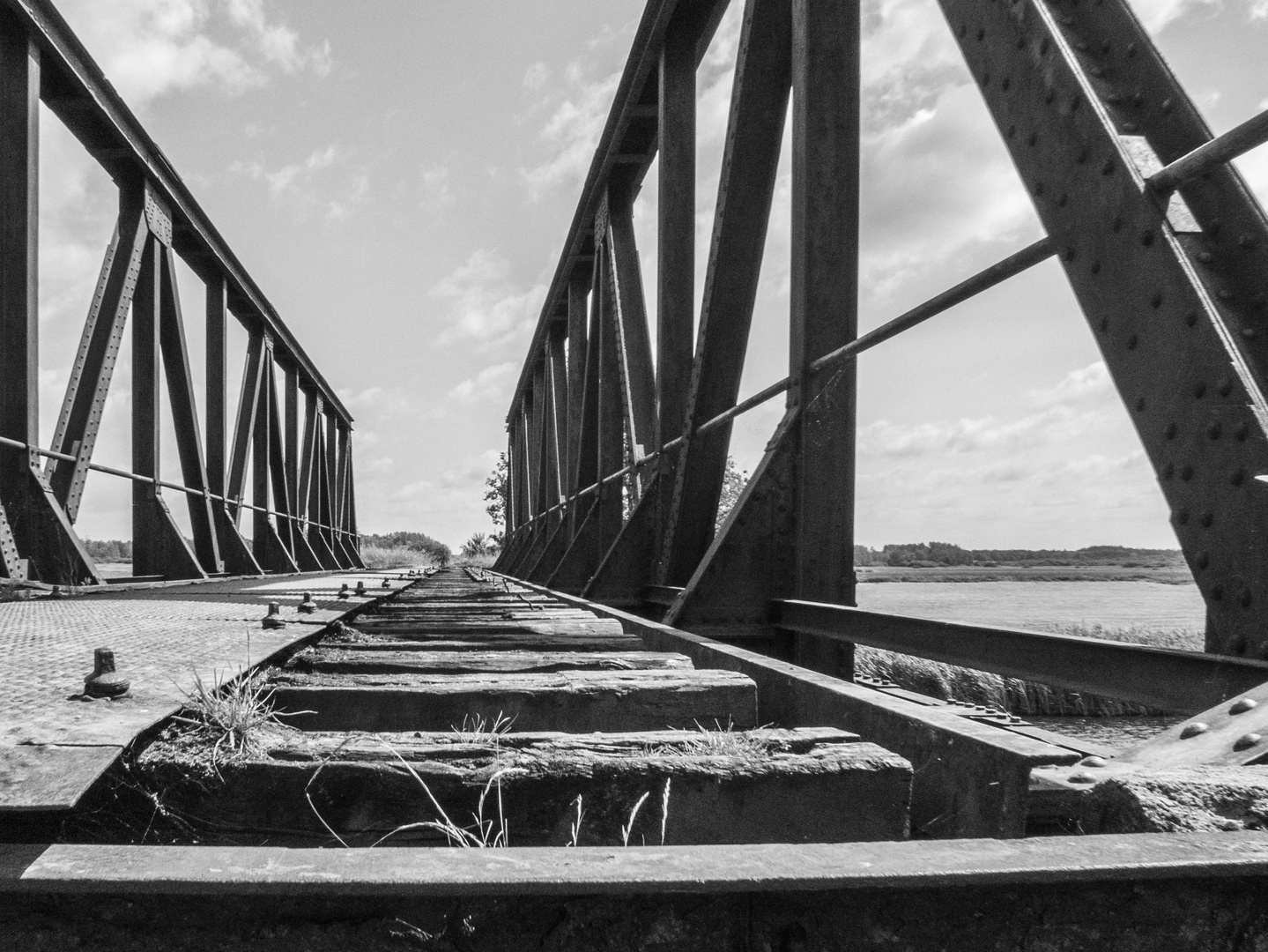 Der Ausstieg befindet sich in Fahrtrichtung rechts. Foto & Bild ...