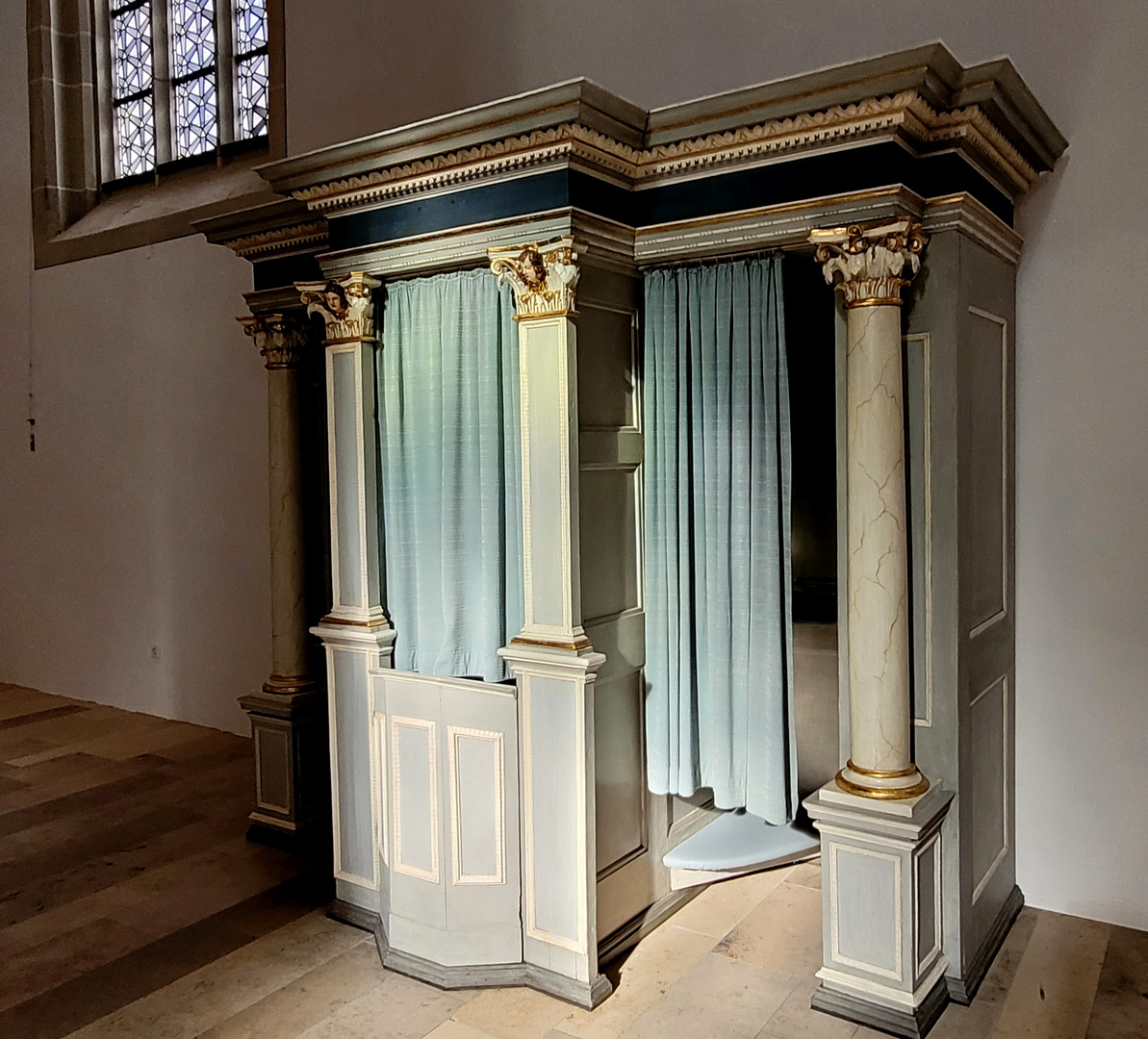 Der Beichtstuhl Foto & Bild | architektur, sakralbauten, projekte ...