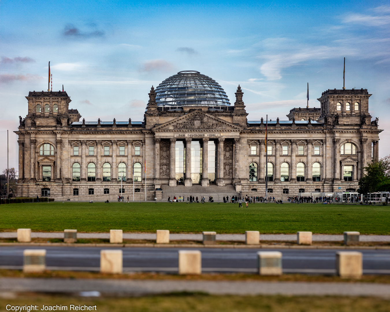 Der Berliner Reichstag / Sitz des Deutschen Bundestags Foto & Bild ...