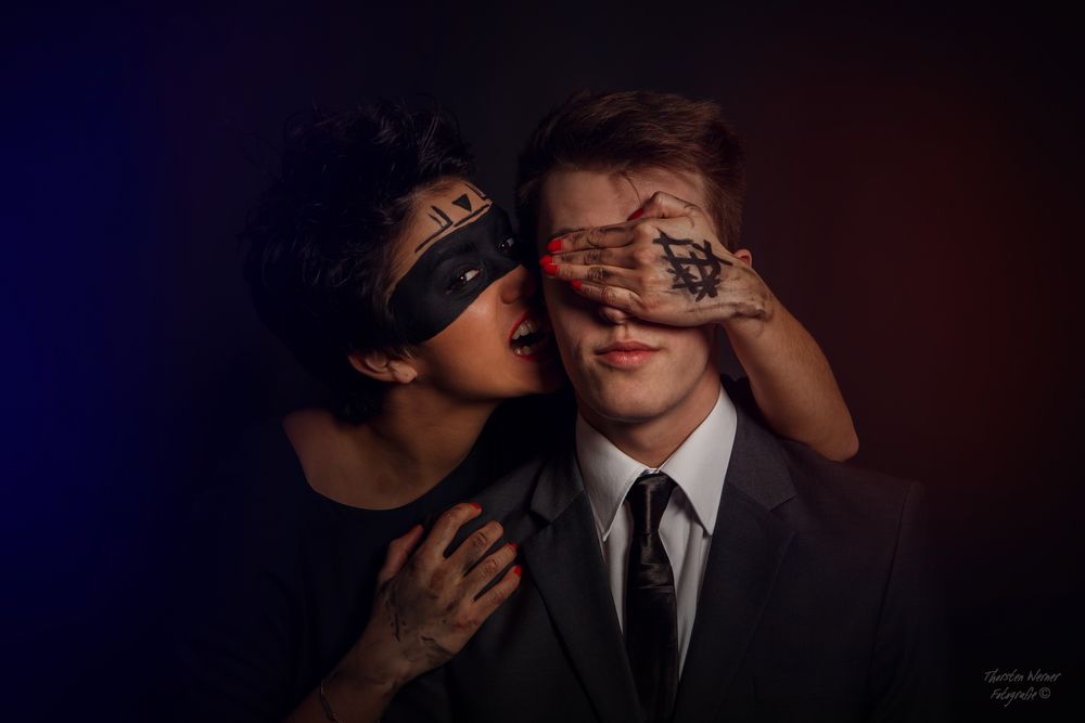 Der Biss Foto & Bild | erwachsene, portrait, lukas Bilder auf fotocommunity