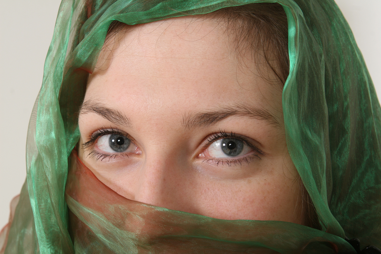 Der Blick Foto & Bild | people, studio, grün Bilder auf fotocommunity