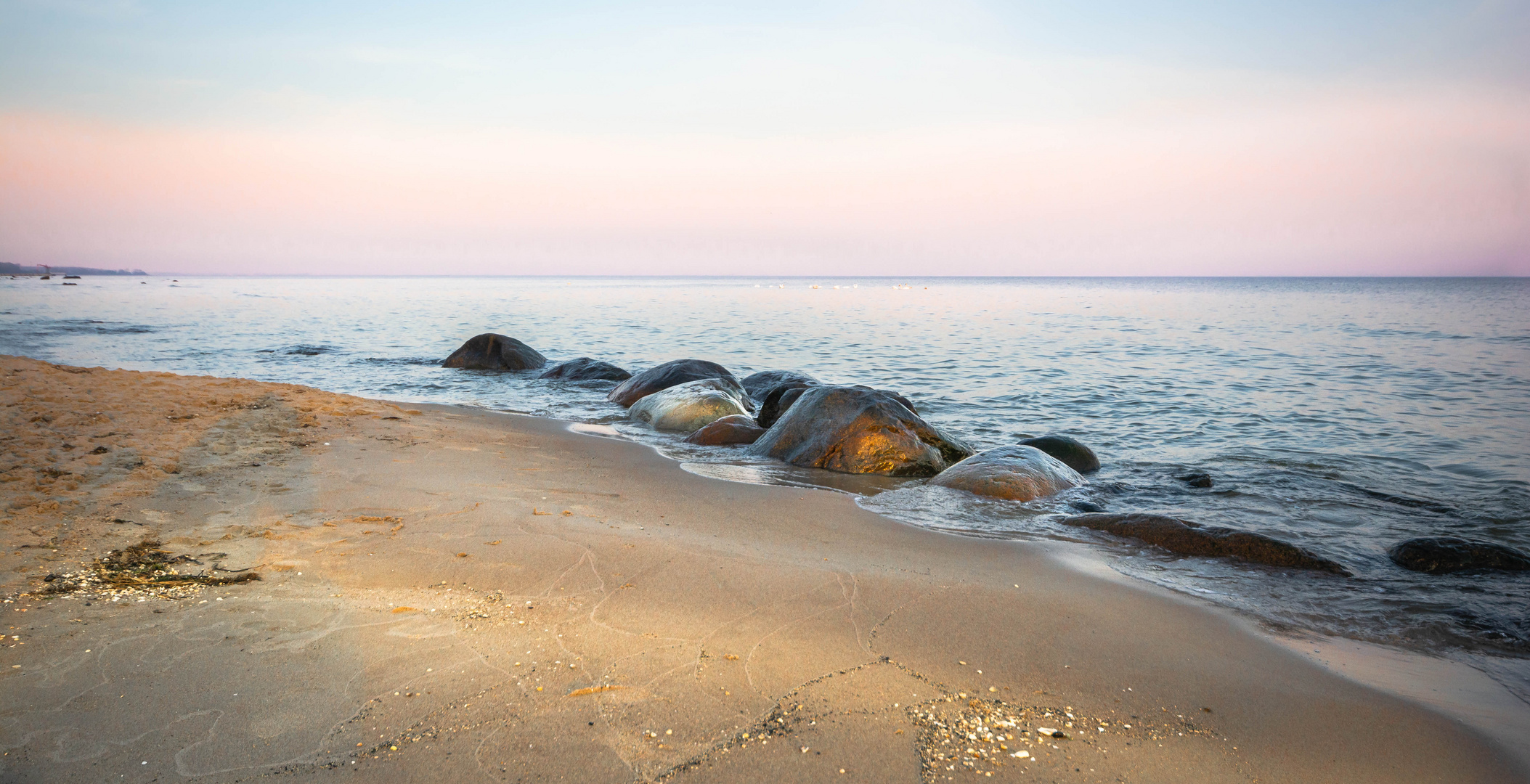 Der Bodden am Morgen Foto & Bild | himmel, natur, bodden steine schwäne ...