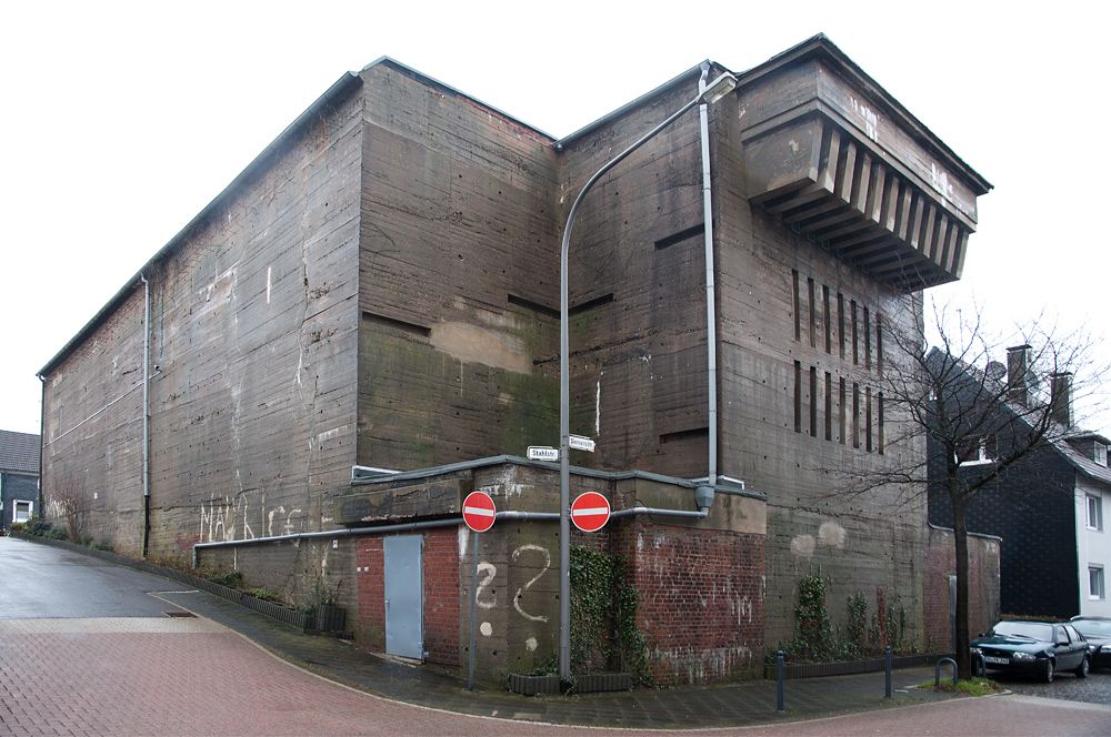 Der Bunker Foto & Bild | architektur, stadtlandschaft, historisches ...