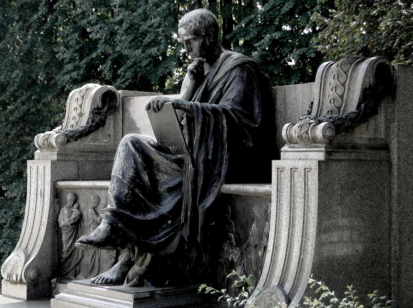 Der Denker Foto & Bild | architektur, friedhöfe, engel und co. Bilder ...