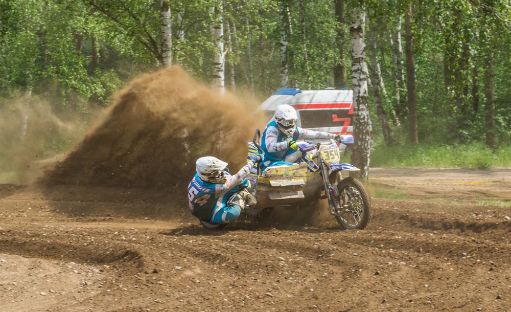 Der Dreck fliegt Foto & Bild | sport, dokumentation, cross Bilder auf ...