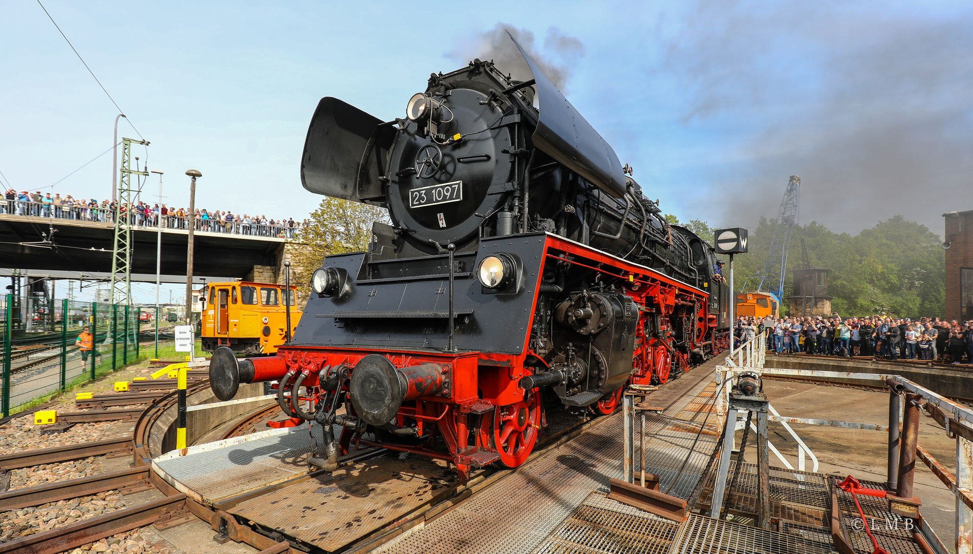 Der eiserne Star Foto & Bild | world, dresden, menschen Bilder auf ...