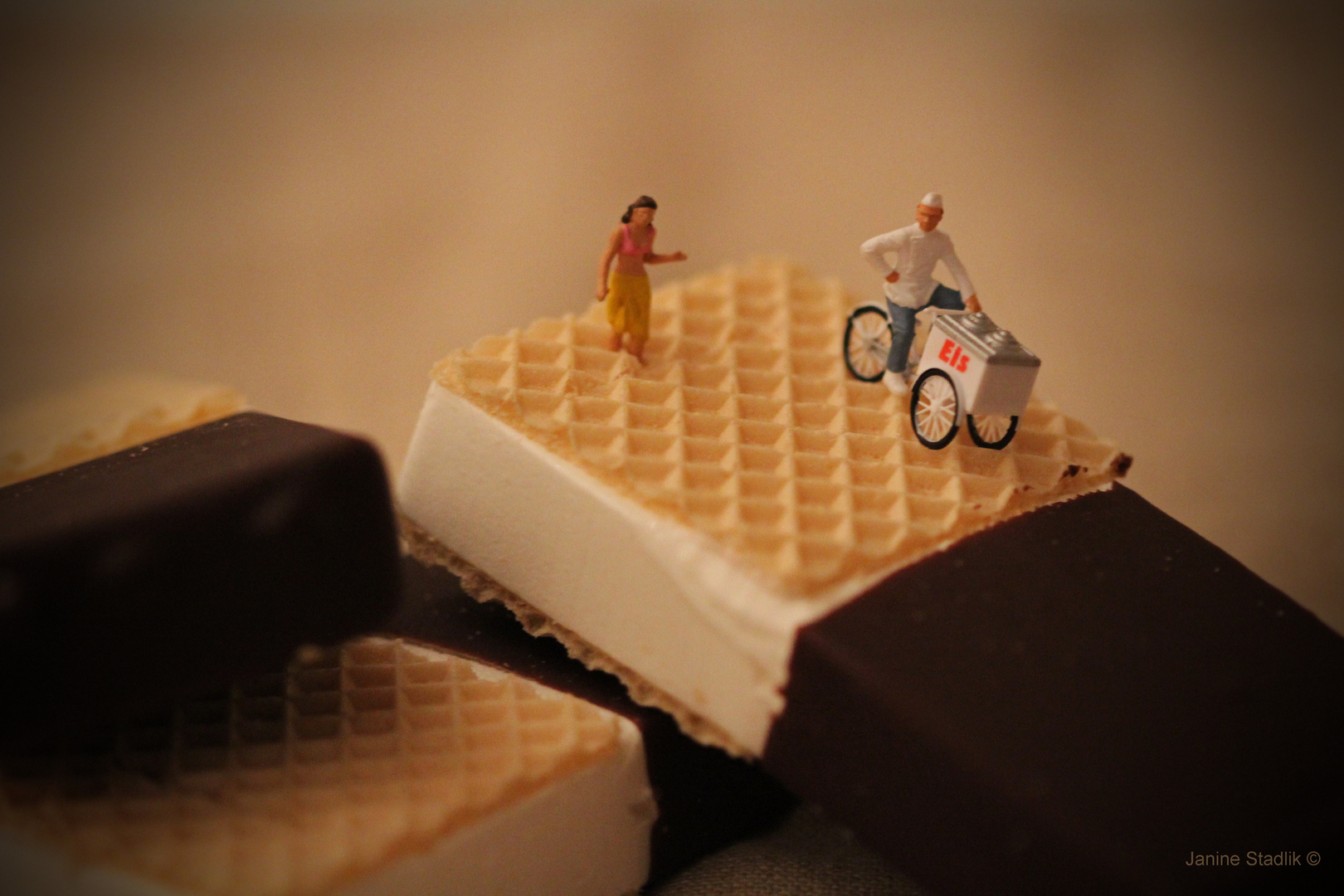 Der Eismann Foto & Bild | stillleben, figuren und miniaturen, eis ...