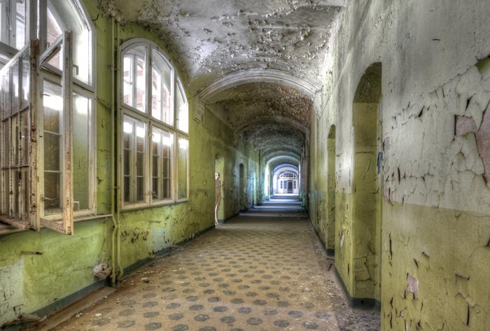 Der Flur Foto & Bild | architektur, profanbauten, kliniken Bilder auf ...