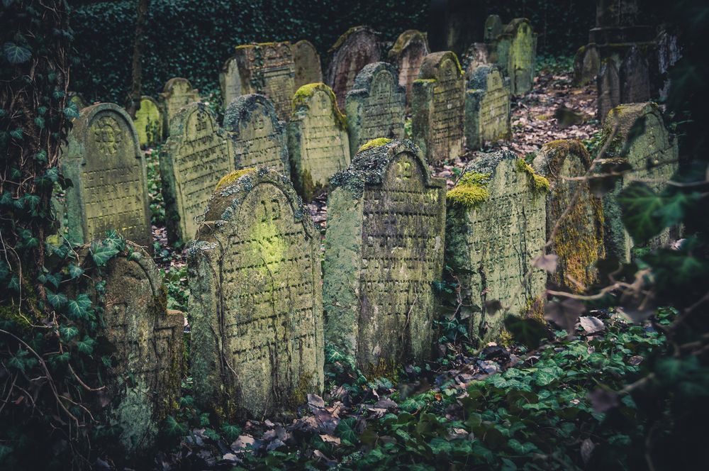 der Friedhof Foto & Bild | grab, friedhof, architektur Bilder auf ...