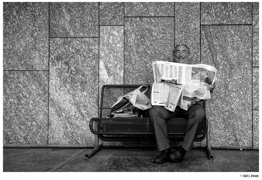 der fröhliche Rentner Foto & Bild | dokumentation, streetfotografie ...