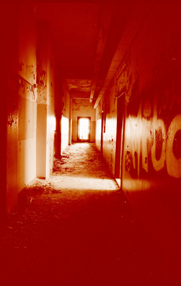 Der Gang Foto & Bild | mystische orte, specials, spezial Bilder auf ...