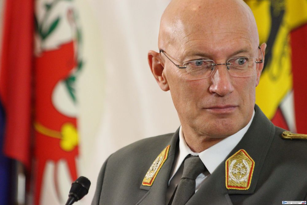 Der Generalstabschef des Österreichischen Bundesheeres Foto & Bild ...