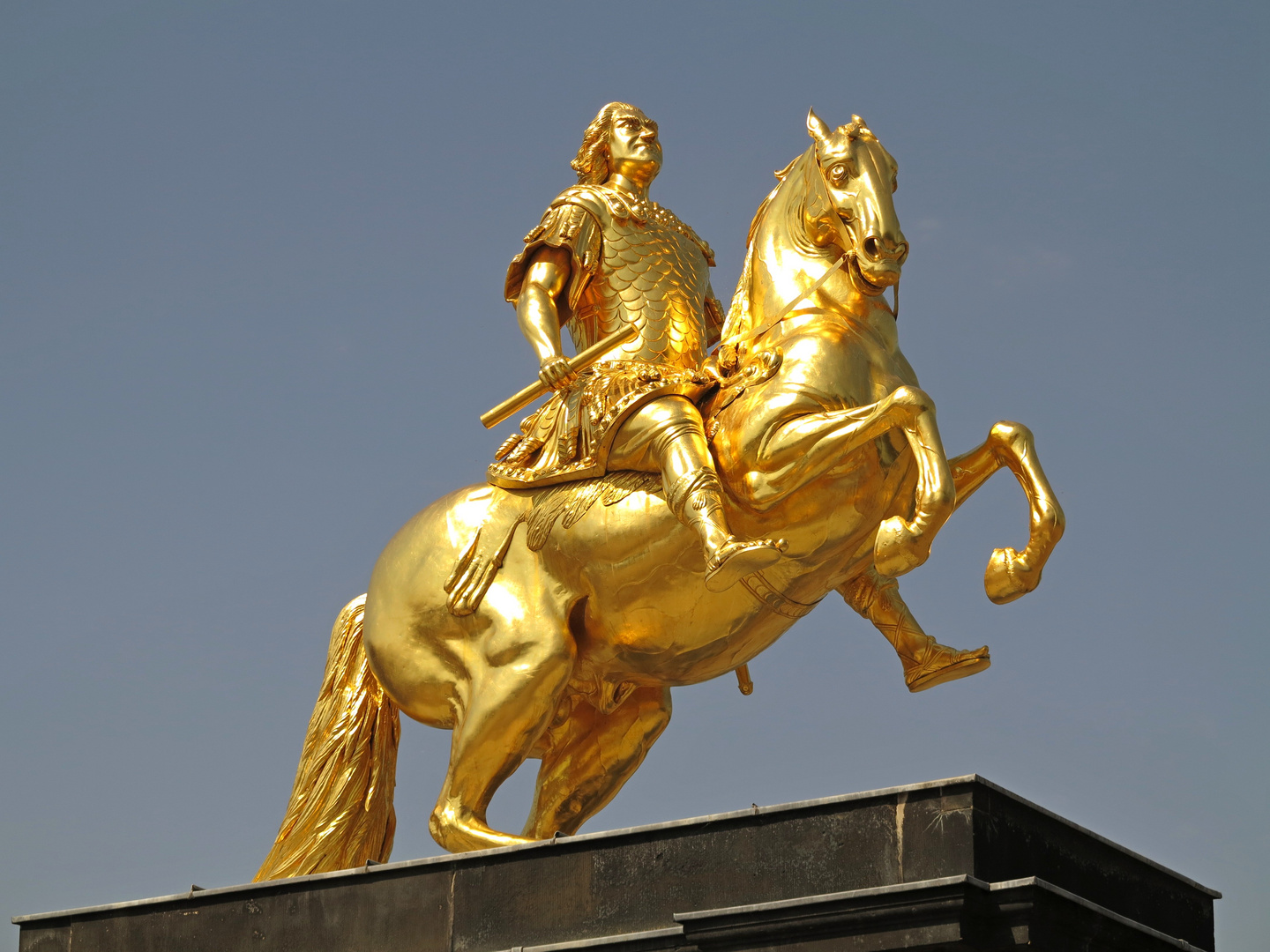 Der goldene Reiter Foto & Bild | archiv, a r c h i v aktuell, goldene ...